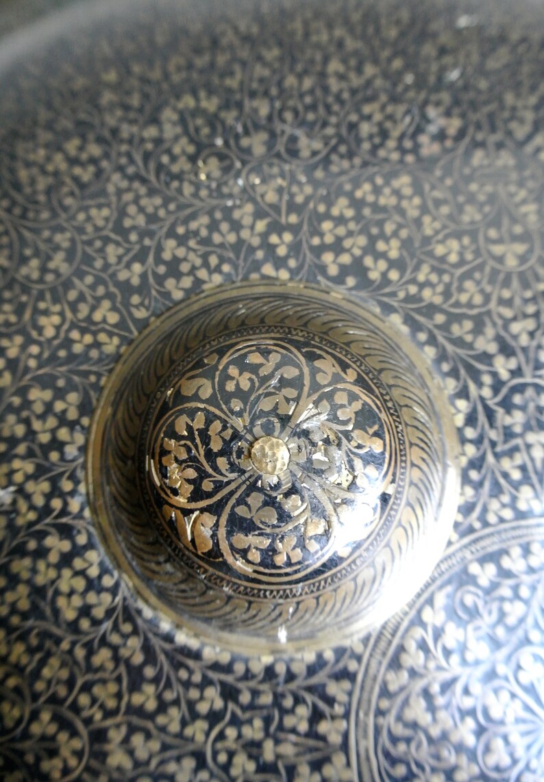 Stunning 19th Century Dhal Shield - 22" Dhal/sipar Persian Shield ...