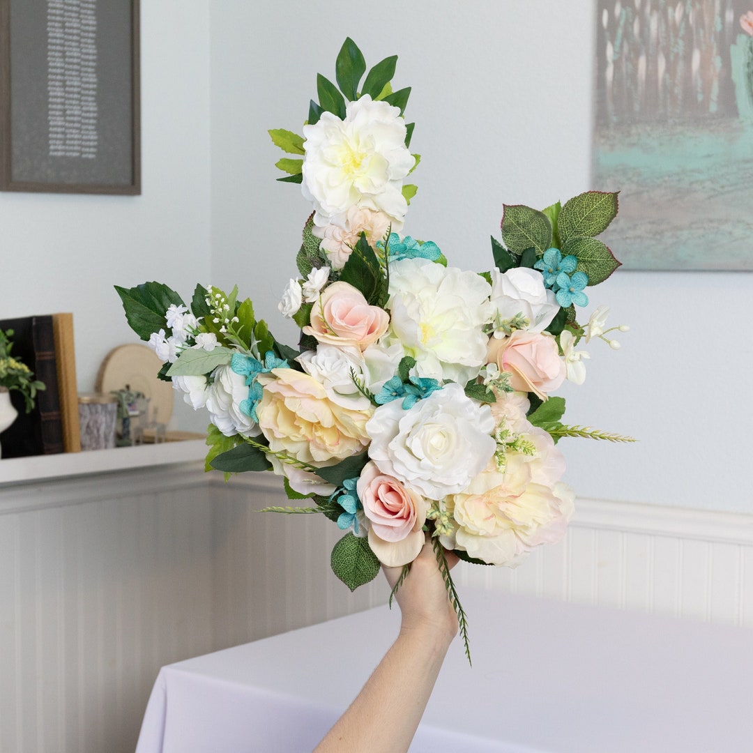 ILY Wall Art I Love You Hand Shape // Light-weight for Simple Hanging ...