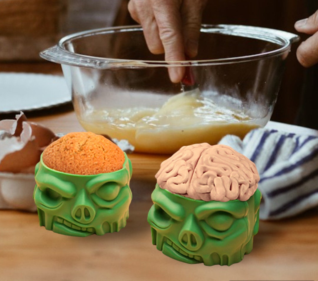 Set of 4 Silicone Zombie Baking Cups / Thinkgeek Set of 4 Green Zombie ...