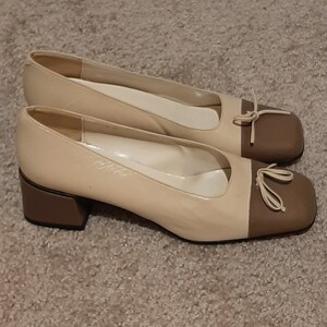 1970s 80s Womens CW Leather 2 Tone Pumps Size 7 B/ Vtg Womens Beige ...