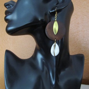 Large Wooden and Cowrie Shell Earrings - Etsy