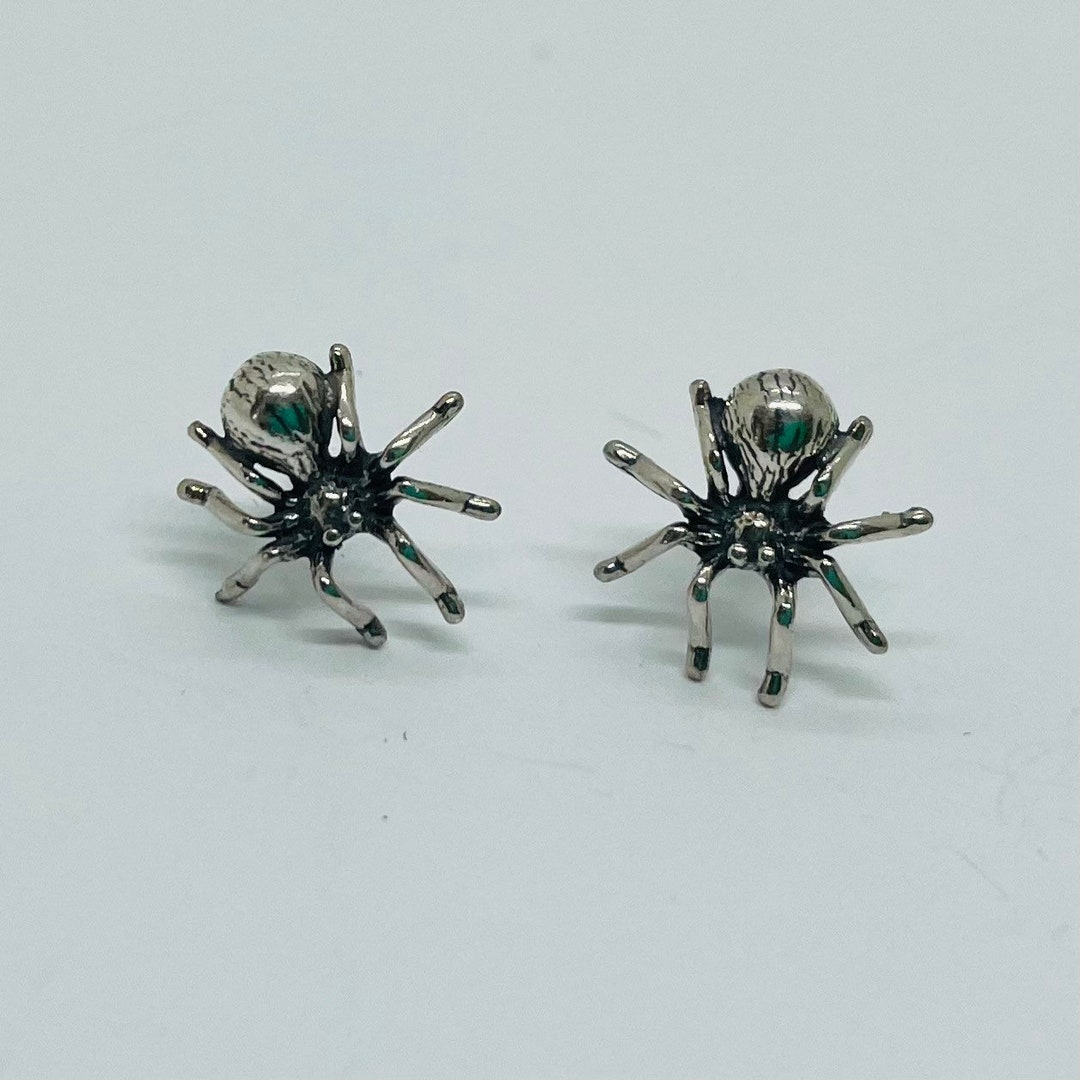 Spidey Senses • Sterling Spider Studs • Realistic Spider Jewelry - Etsy