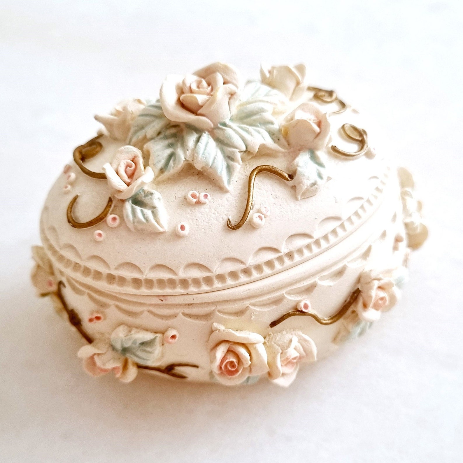 Vintage Rose Oval Shaped Box Hand Crafted Trinket Box With Lid Pill Box ...