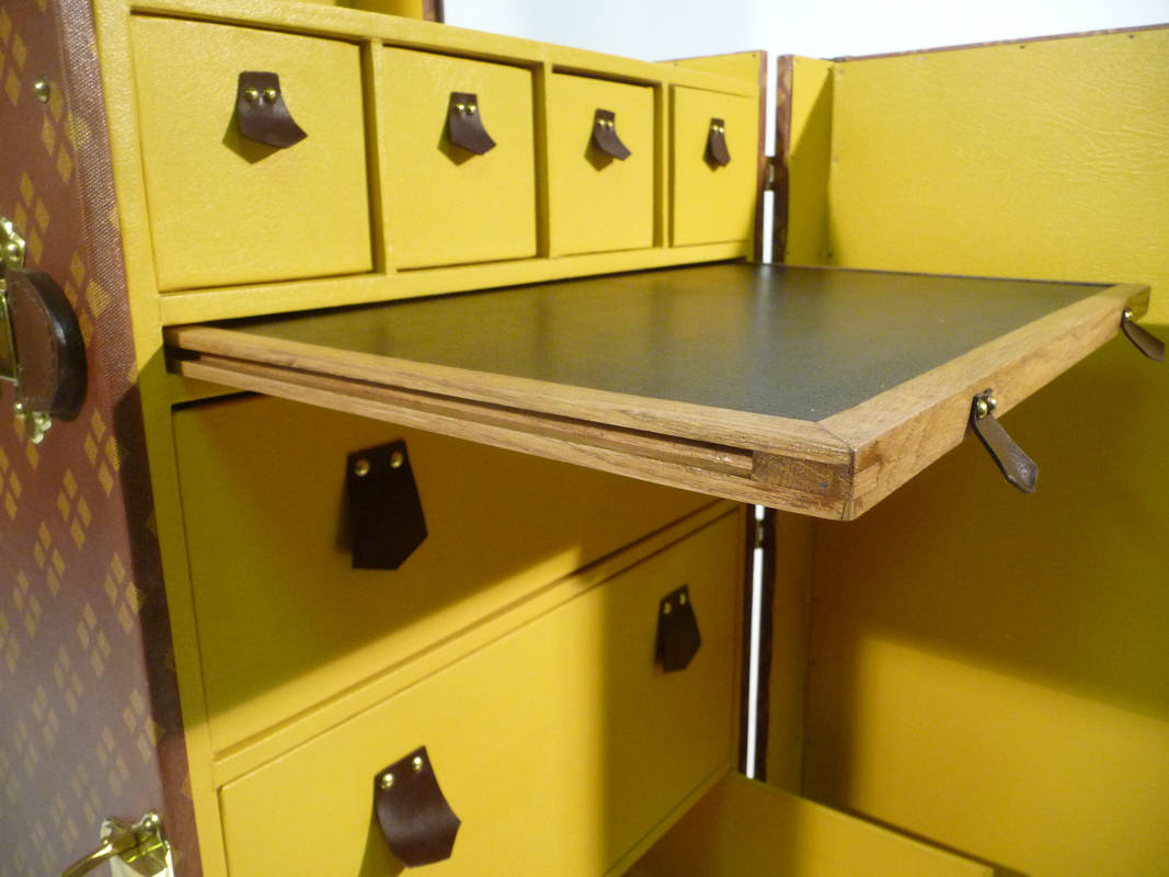 R913 Secretary Travel - Etsy