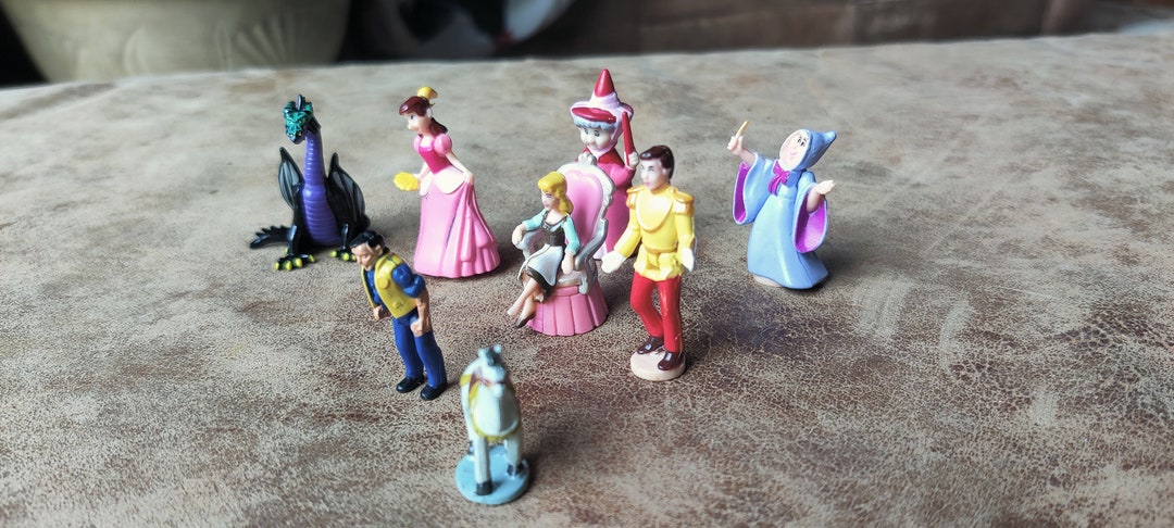 Tiny Disney Figures Polly Pocket Cinderella Sleeping Beauty Maleficent ...