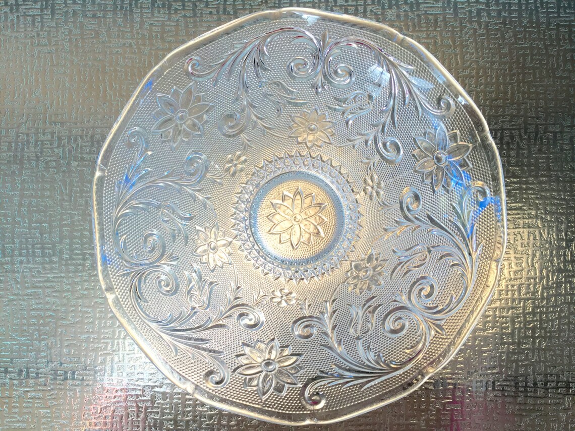 Indiana Glass Company Sandwich Pattern Crimped Bowl - Etsy