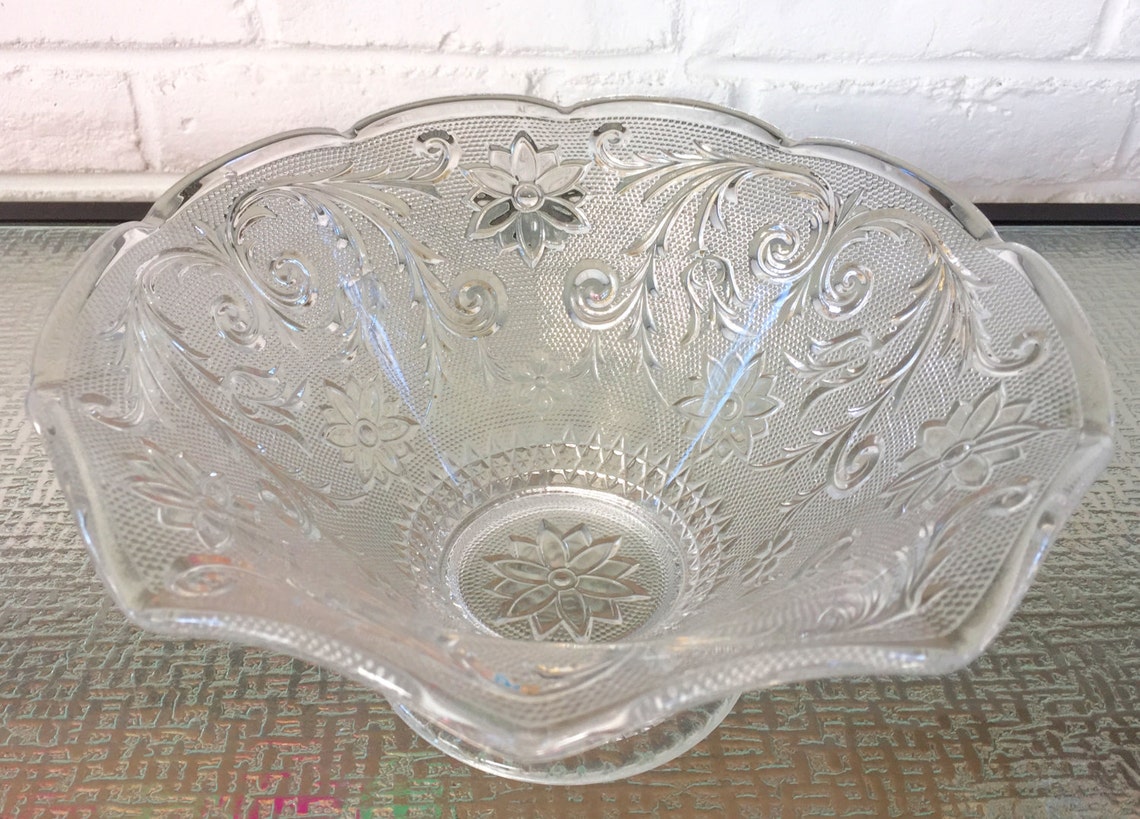 Indiana Glass Company Sandwich Pattern Crimped Bowl - Etsy