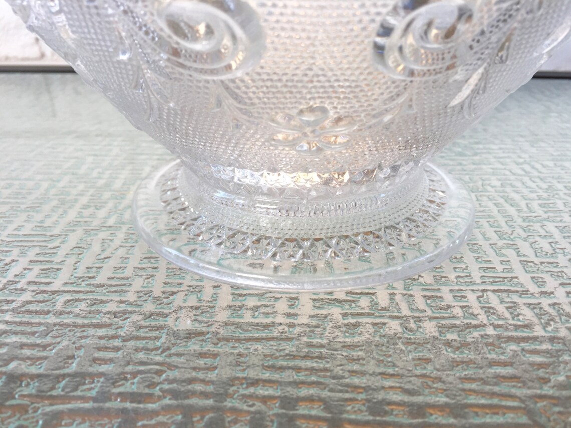 Indiana Glass Company Sandwich Pattern Crimped Bowl - Etsy