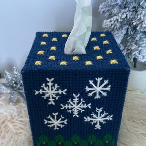 Plastic Canvas Tissue Box Pattern - Snowflakes - Etsy