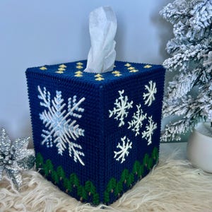 Plastic Canvas Tissue Box Pattern - Snowflakes - Etsy