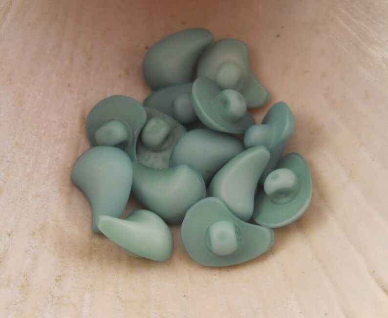 BUTTON SETS: Tear Drop Shaped Buttons Between 1/2 5/8 Inch - Etsy