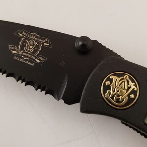 John Deere / Smith & Wesson Collectors Pocket Knife Featuring Artwork ...