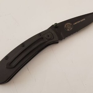 John Deere / Smith & Wesson Collectors Pocket Knife Featuring Artwork ...