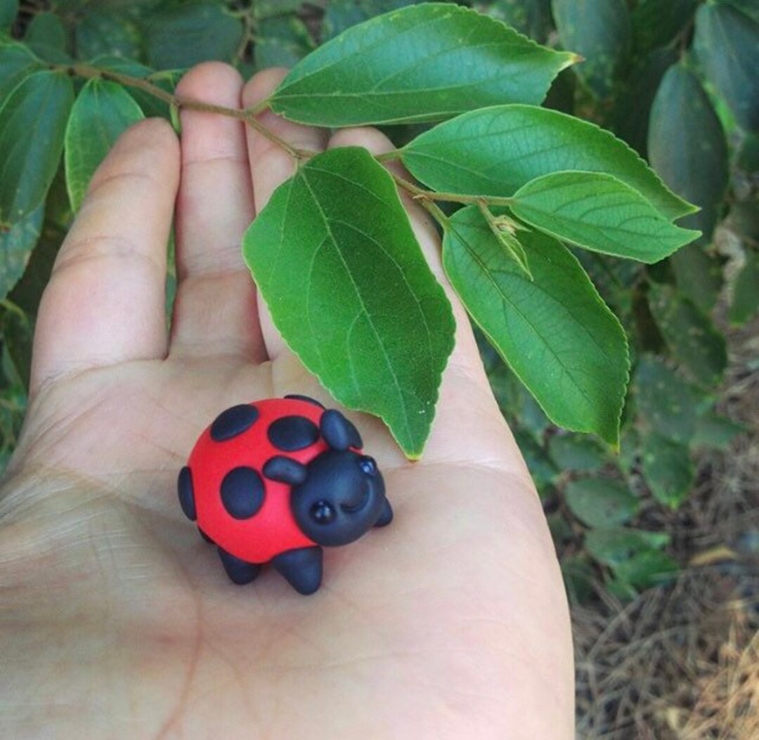 Polymer Clay Red Ladybug & Daisy Flower Figurine, Cute Little Clay Cute ...
