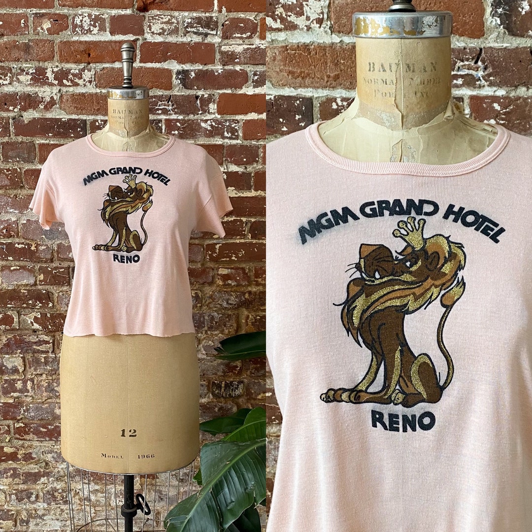 Vintage 1970s MGM Grand Hotel Reno Glitter Souvenir Tee 70s Baby Pink ...
