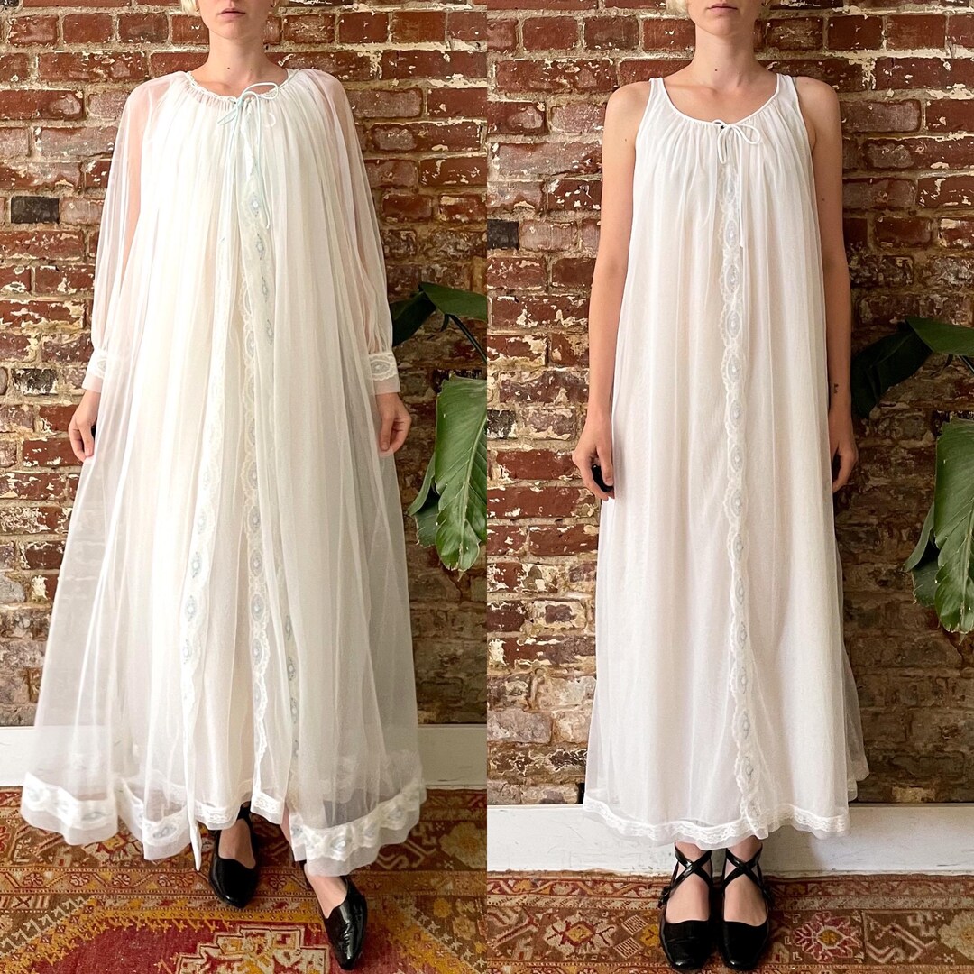 ON HOLD Vintage 1960s Miss Elaine White Sheer Overlay Peignoir Set ...
