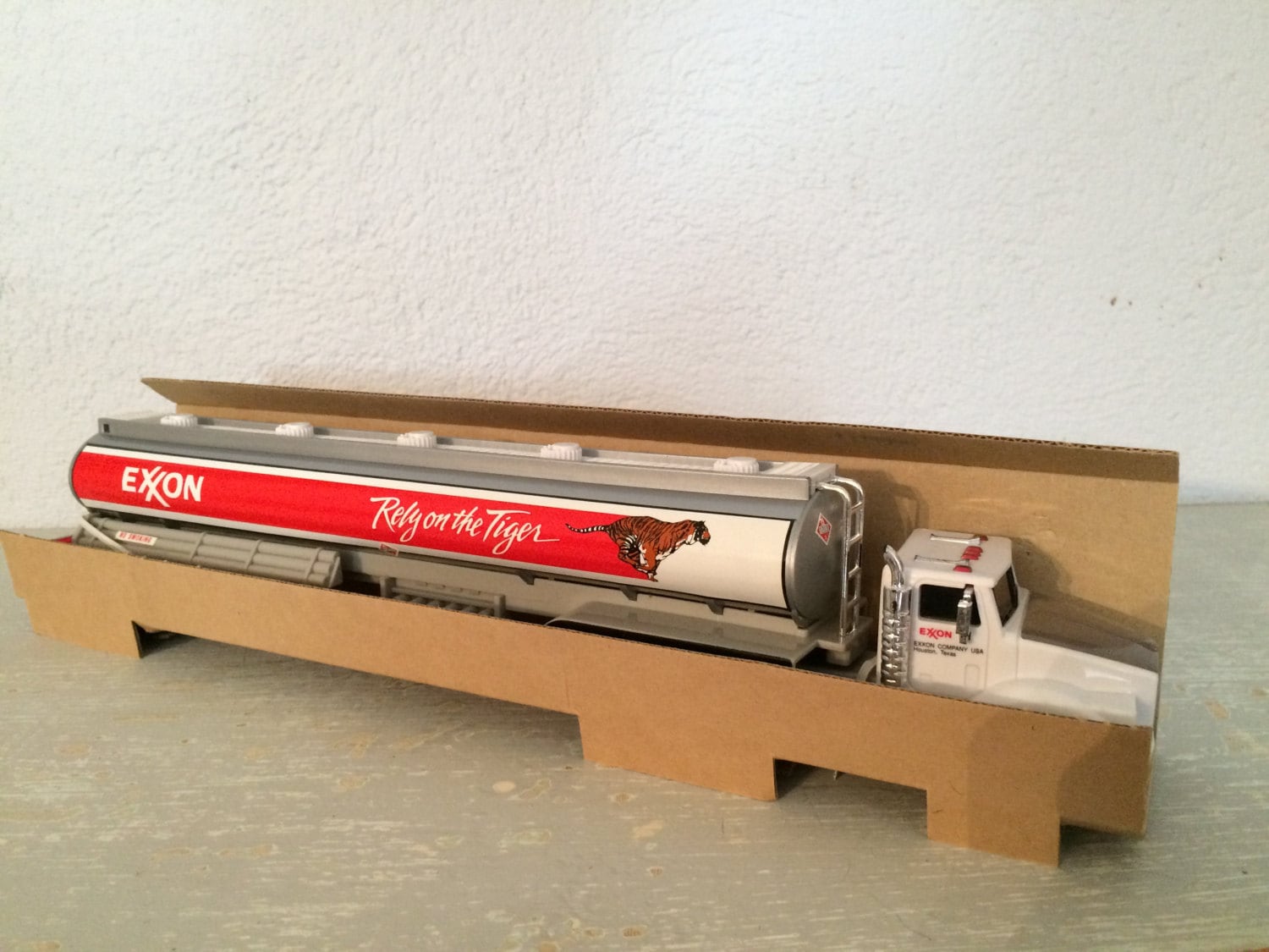 1993 Exxon Rely on the Tiger Toy Tanker Trucks W/ Sound & Lights - Free ...