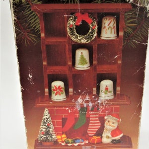 Vintage Enesco Wooden Thimble Display Box, 1979 Taiwan Christmas ...