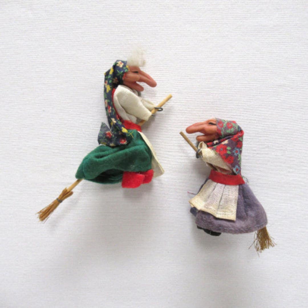 CHOICE: Vintage Mini Kitchen Witch Magnet Flying on Broom, 1980s Good ...