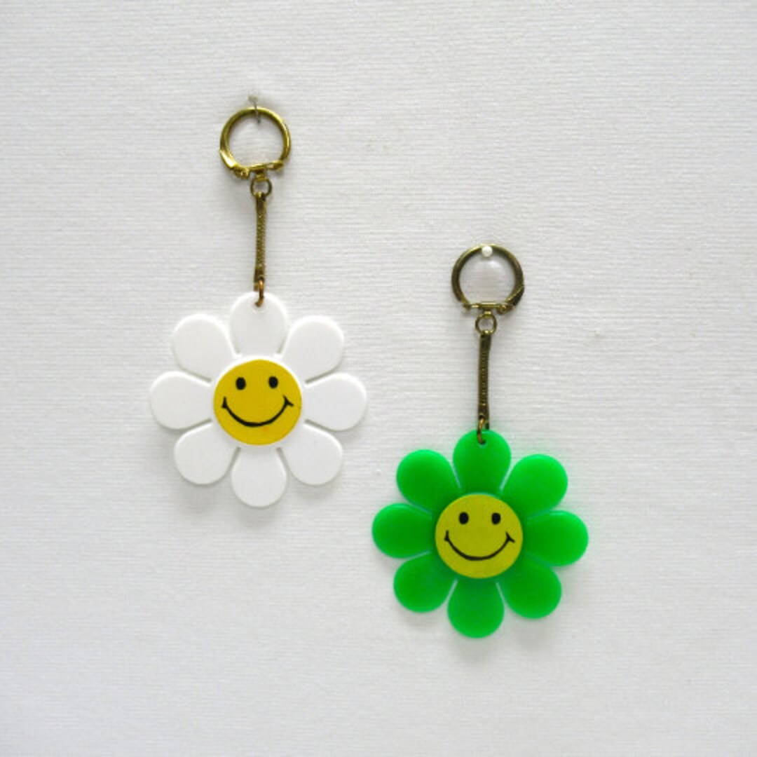 CHOICE: Vintage Smiley Face Keychain, Soft Plastic White or Green ...