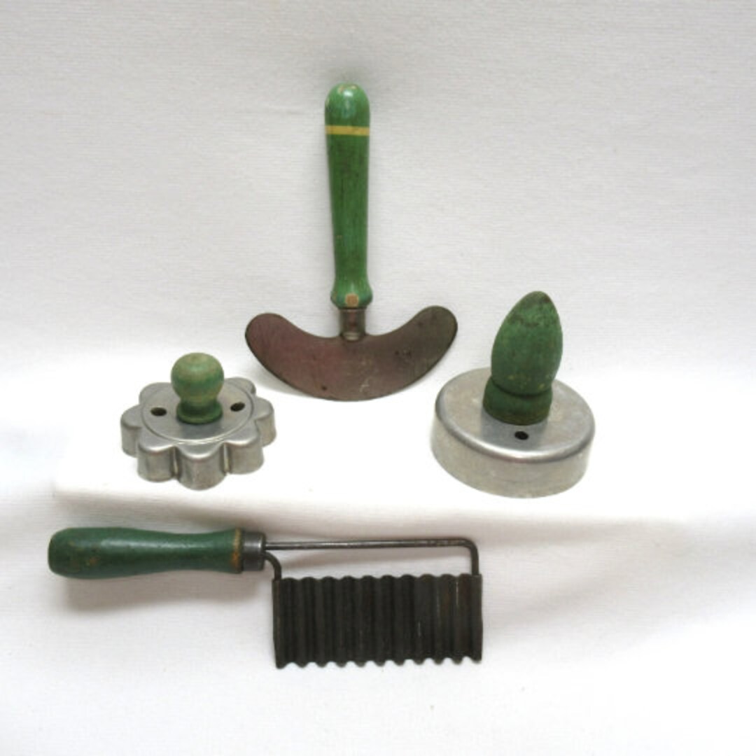 4pc Vintage Green Handle Utensils Crinkler, Chopper and 2 Biscuit ...