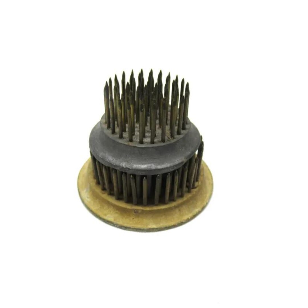 2 Vintage Flower Pin Frogs, Round Metal Flower Arranging Holder W ...