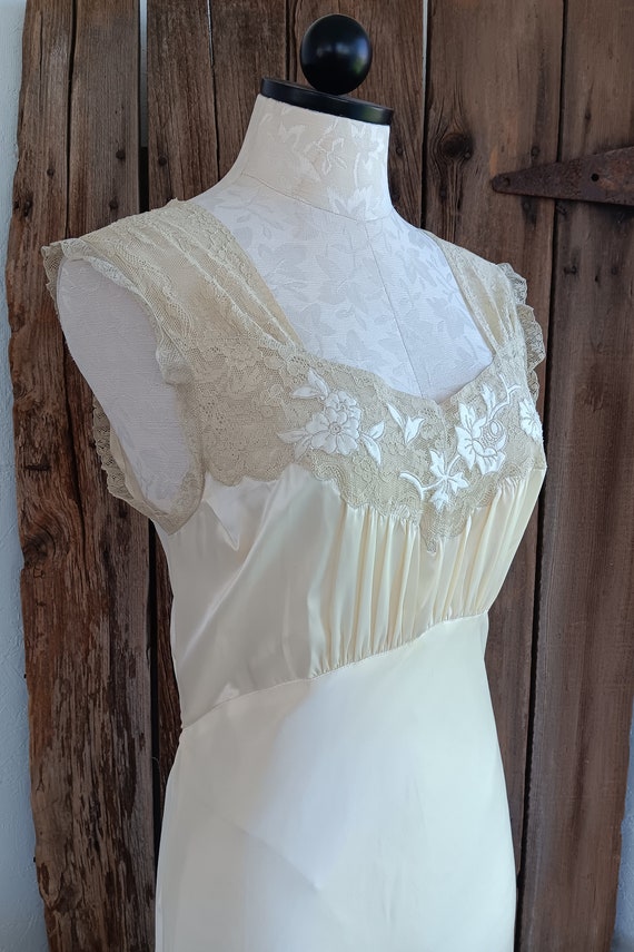 Vintage 40s Lady Leonora Long Ivory Nightgown Bur Mil… - Gem