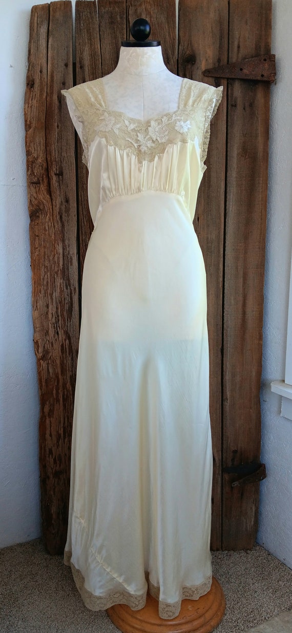 Vintage 40s Lady Leonora Long Ivory Nightgown Bur Mil… - Gem