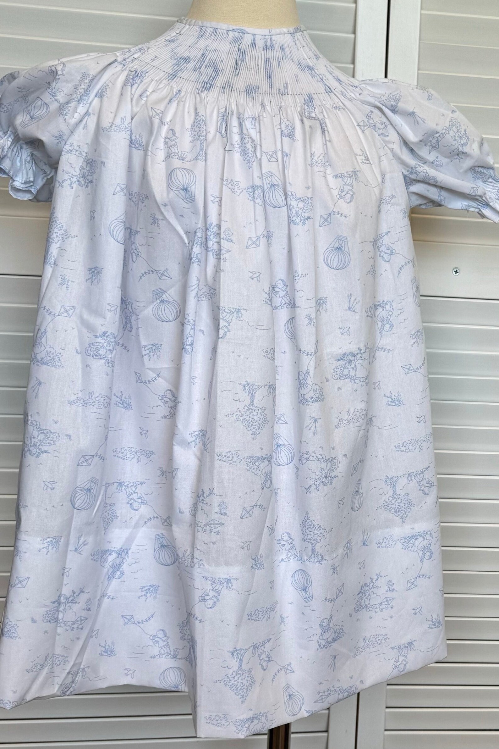 Ready to Smock Bishop Blue Toile Print on White Sz: 2/3, 4/5, 6 Hot Air ...