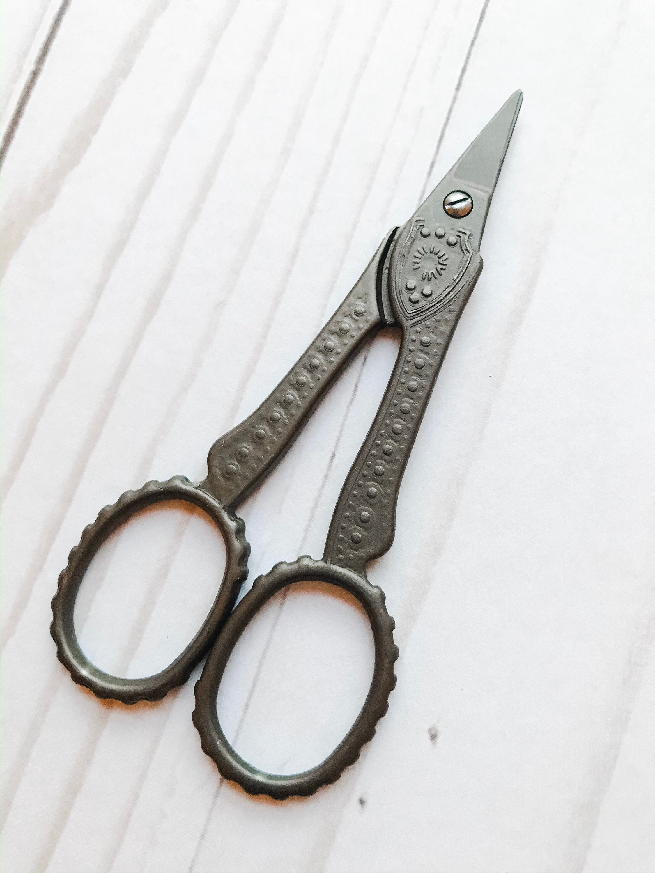 Oiled Rubbed Bronze Antique Style Yarn Scissors Rustic | Etsy