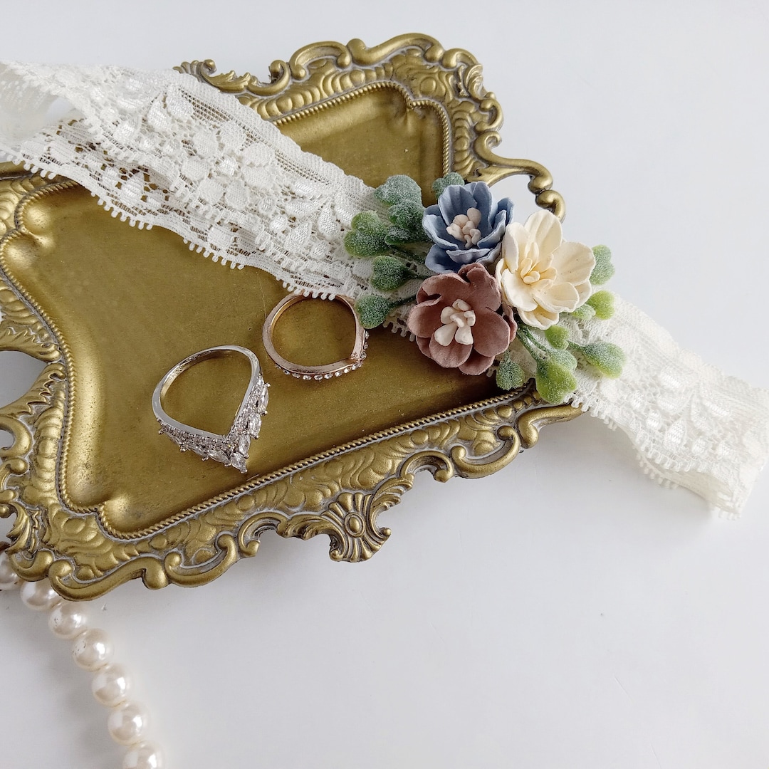 Something Blue Wedding Garters, Bridal Garter Set, Flowers Leaves ...