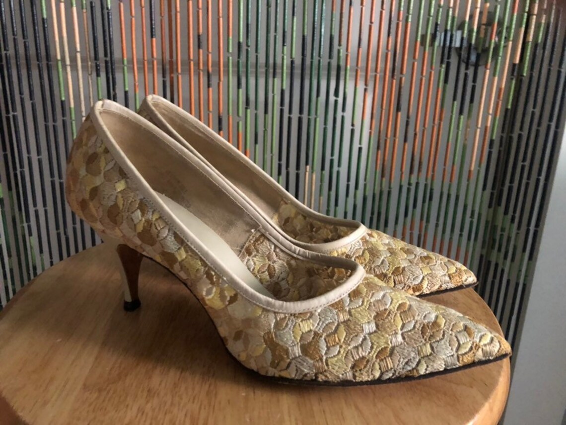 60er Jahre beige & creme High Heels und Geldbörse | 50er 60er ...