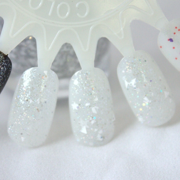 Snow White Nails - Etsy