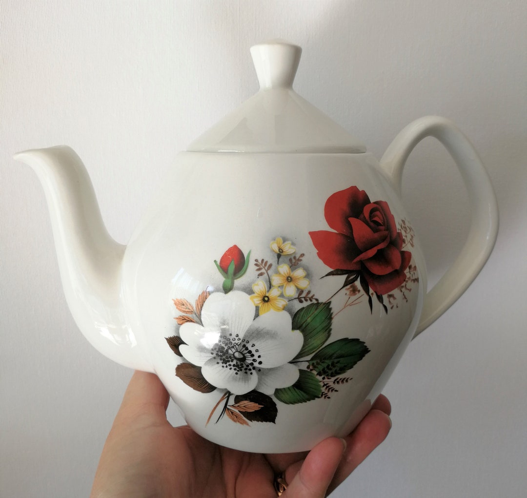 Nice Shape Funky Floral Mid-century Four-cup Teapot With Lid. Rose ...