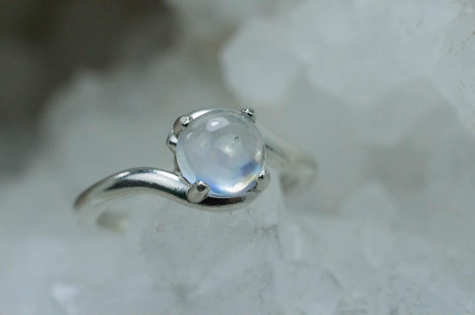 Rainbow Moonstone Ring, Natural Untreated India Moonstone; 1.085cts - Etsy