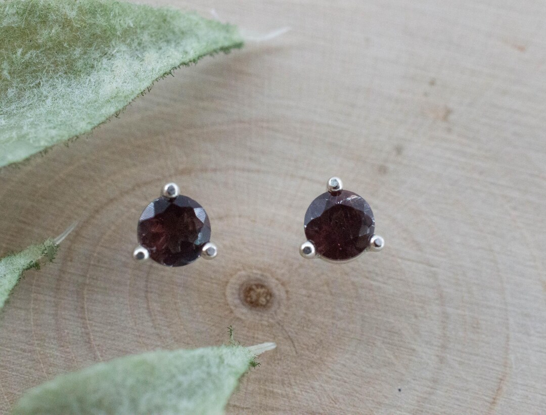 Green Oregon Sunstone Earrings; Natural Untreated Sunstone; 0.510cts - Etsy