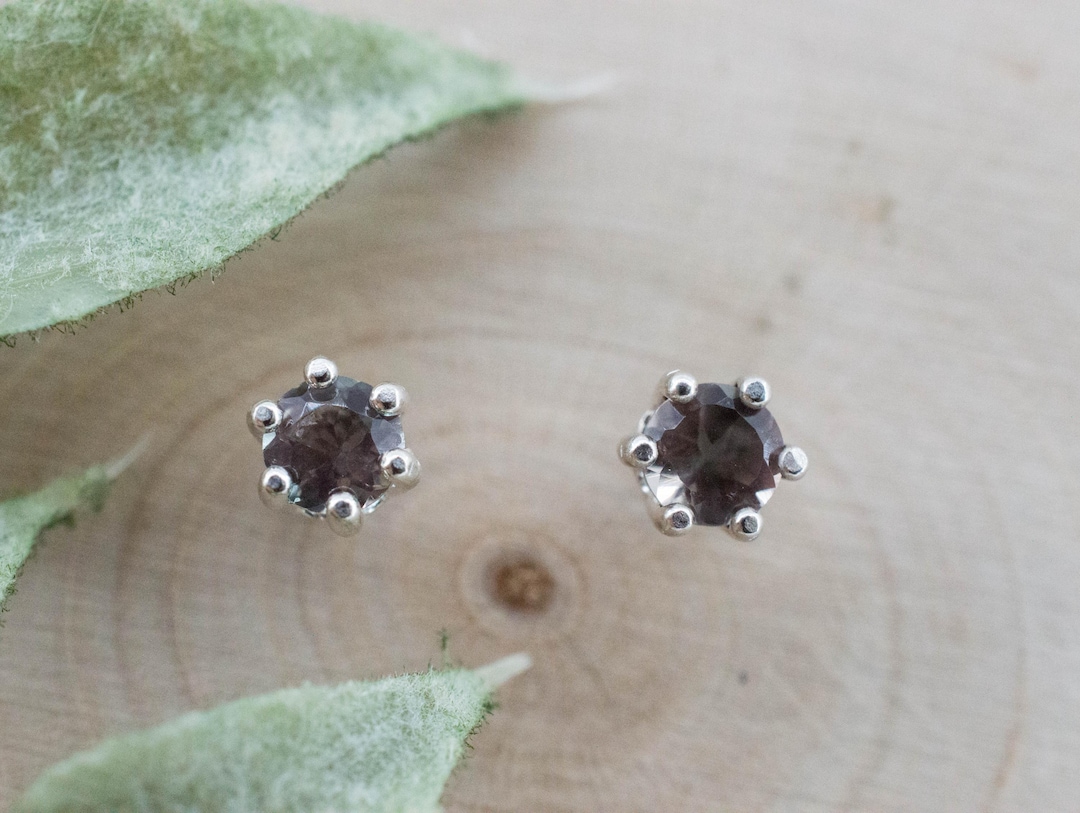 Green Oregon Sunstone Earrings; Natural Untreated Sunstone; 0.465cts - Etsy
