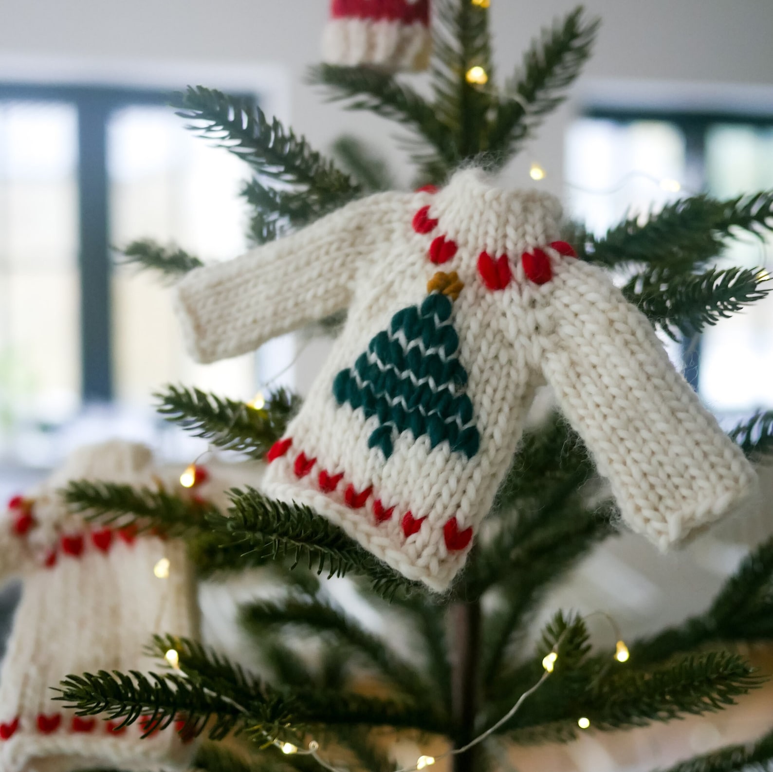 Mini Elf Christmas Jumper ( Knitting Pattern) - Etsy
