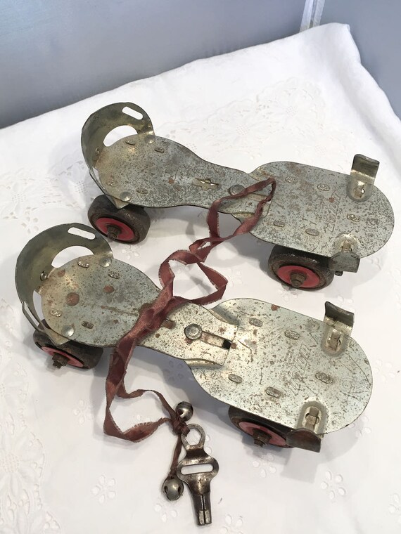 Union Roller Skates 1940s Red Wheels with Ball Bearin… - Gem