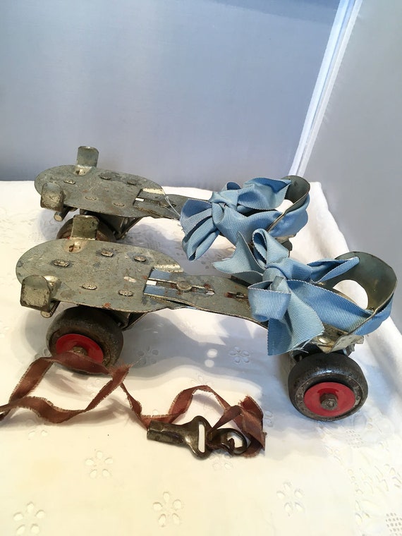 Union Roller Skates 1940s Red Wheels with Ball Bearin… - Gem