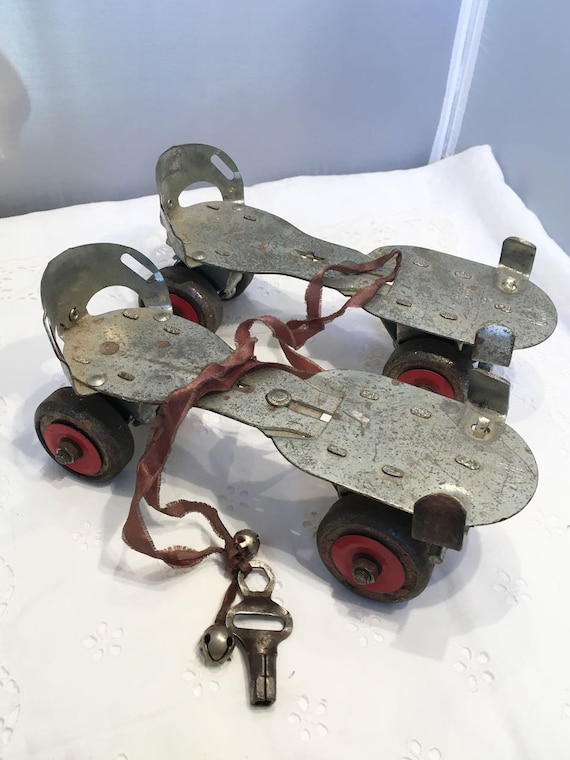 Union Roller Skates 1940s Red Wheels with Ball Bearin… - Gem