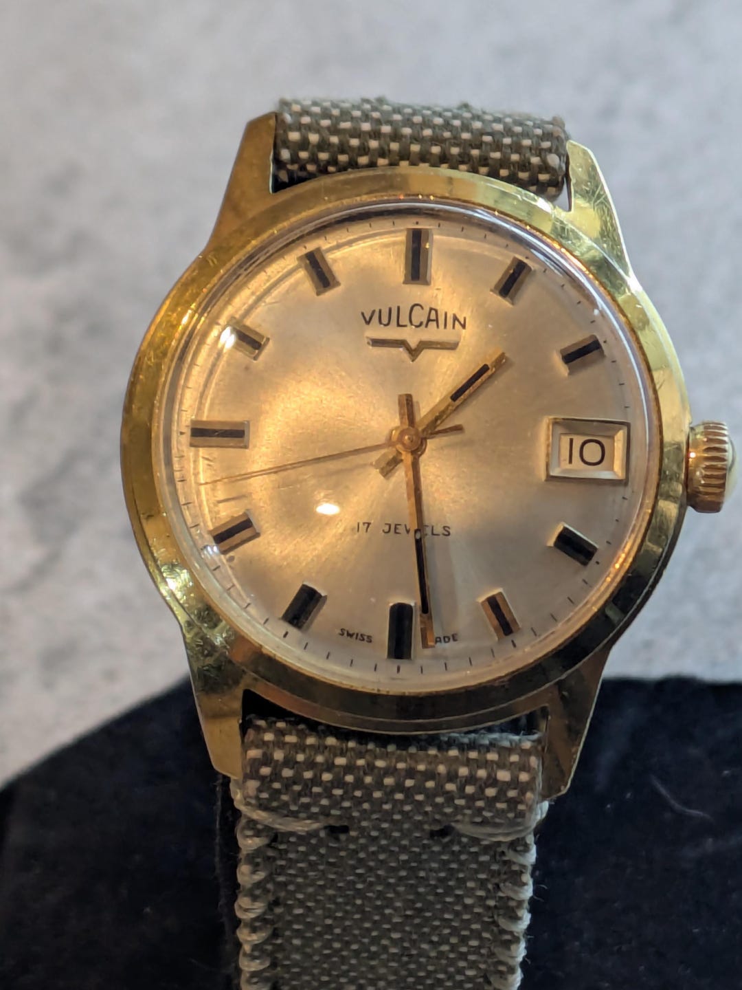 1970's Vintage Vulcain Swiss Mechanical Watch With Protective Case ...