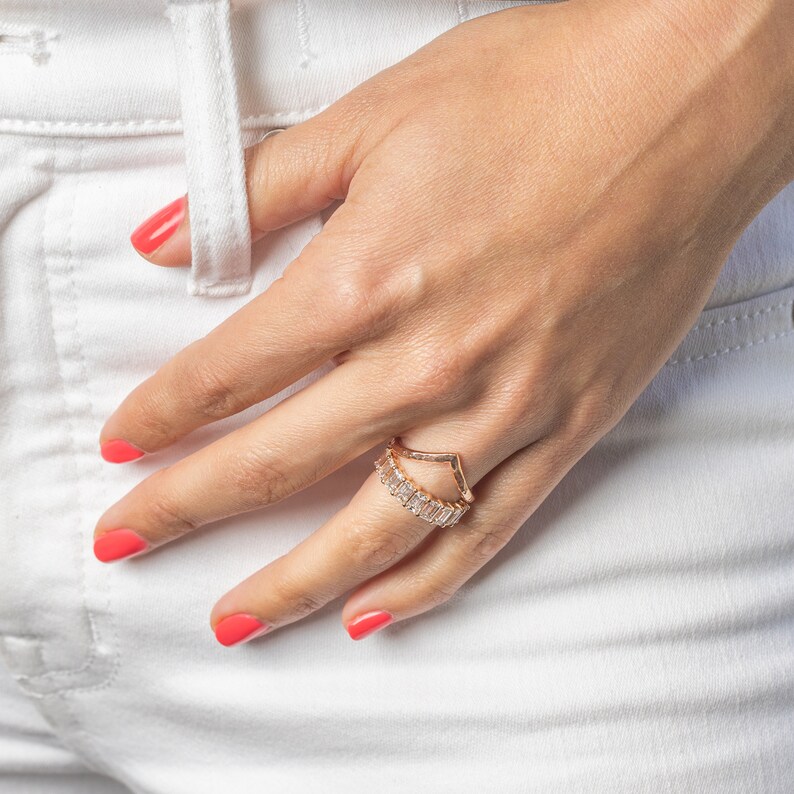V Ring Hammered Silver and Solid Gold - Etsy