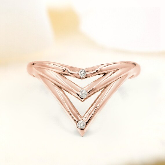 3 Diamond Chevron V Ring in Solid Gold | Etsy