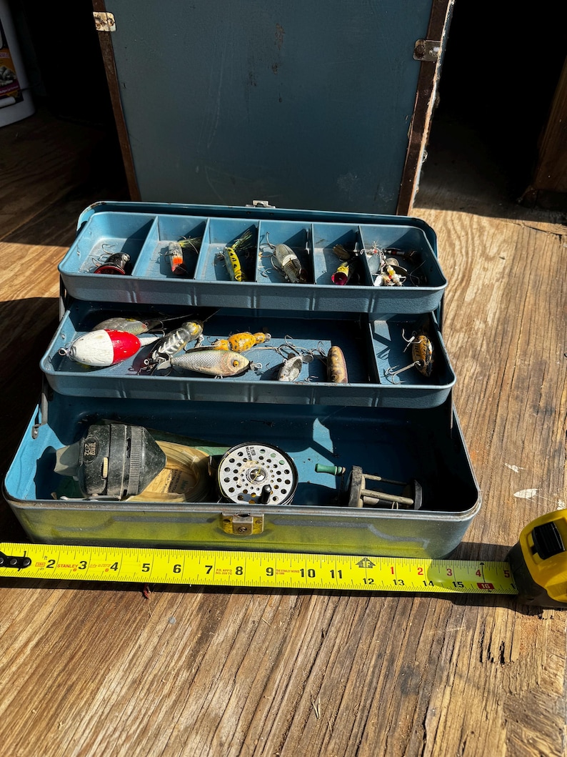 Vintage Tackle Box! - Etsy