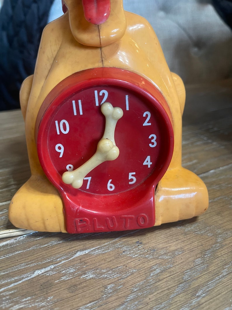 Walt Disneys Pluto Clock - Etsy