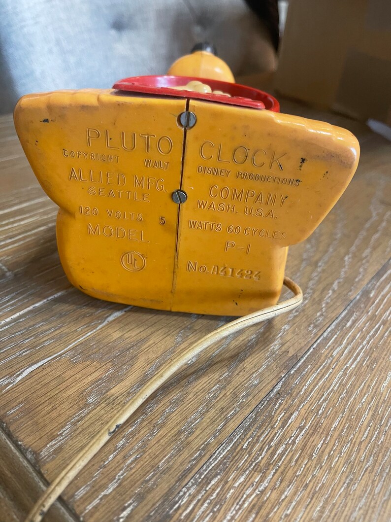 Walt Disneys Pluto Clock - Etsy