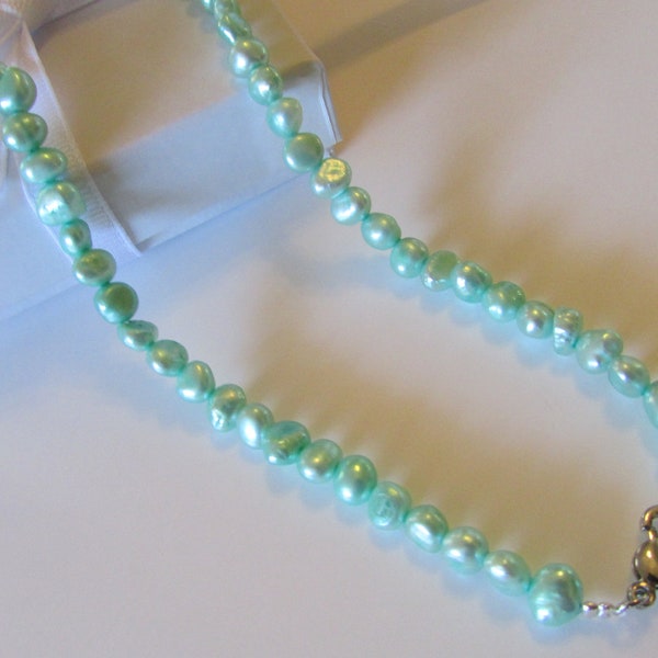 Green Pearl Necklace - Etsy