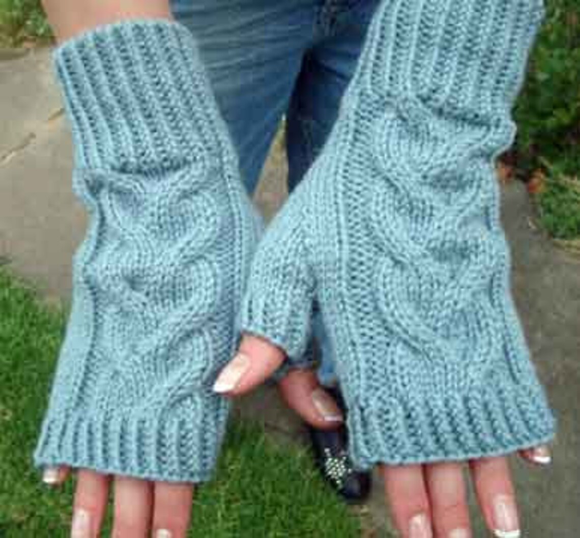 Pattern Sand Swirl Mitts - Fingerless Mittens With Cable Feature ...