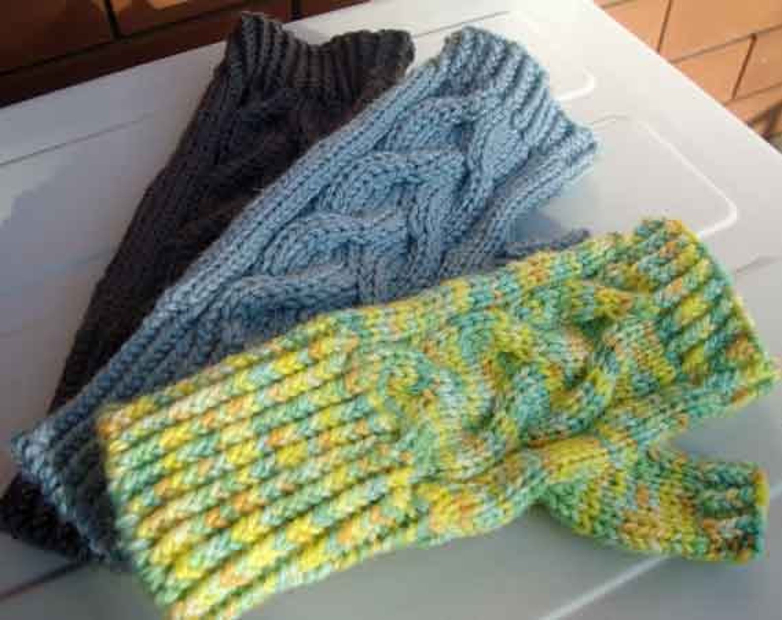 Pattern Sand Swirl Mitts - Fingerless Mittens With Cable Feature ...